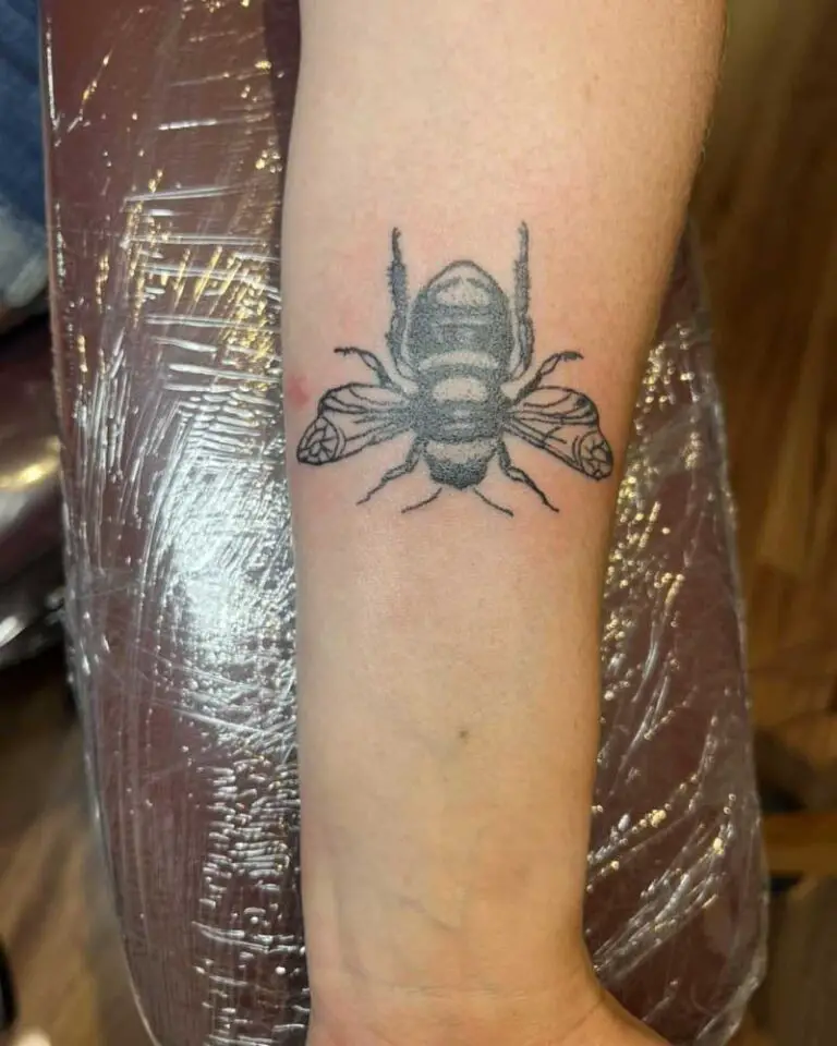 95 Bumble Bee Tattoo Designs That Youll Have You Buzzing Tattoos Design Ideas